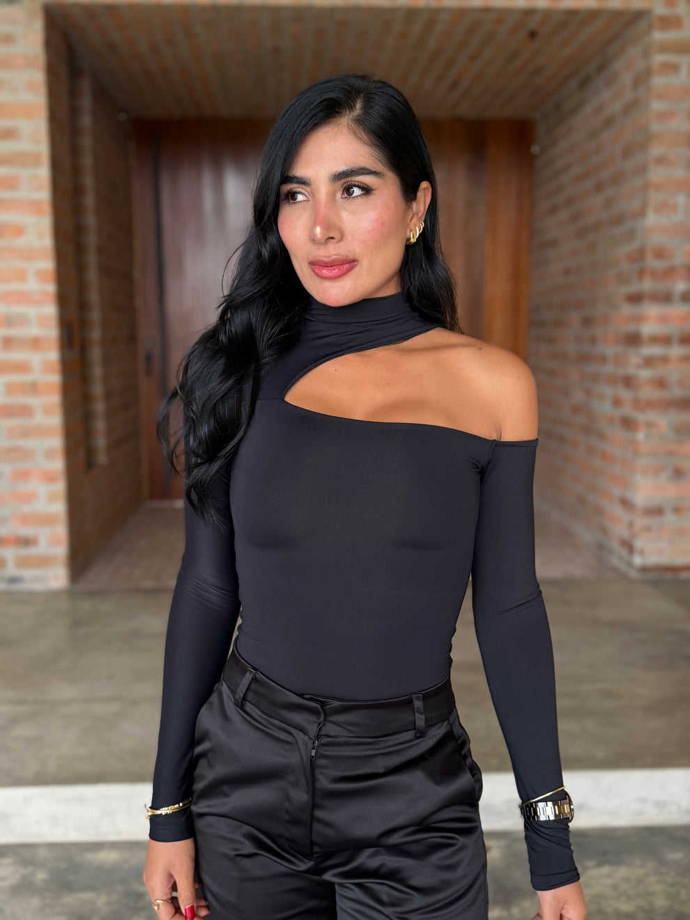 Body cuello tortuga escote diagonal – Basic and Essentials